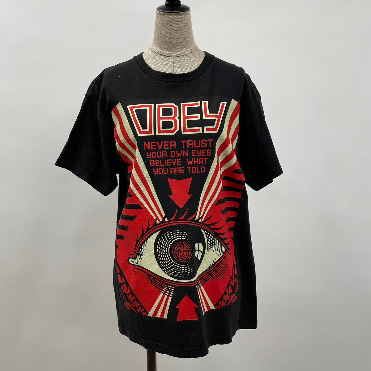 USED T-SHIRT OBEY – PASTEQIDOR